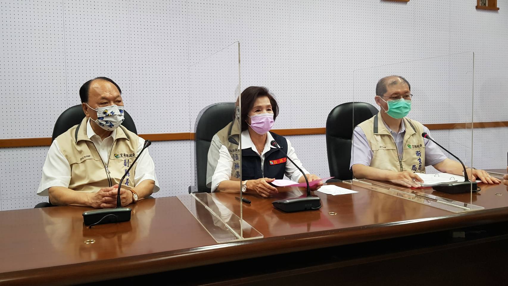 【記者趙奇濤 譚杰宜蘭採訪報導】林姿妙縣長宣布，即日起禁止縣內各宗教團體遶境廟會等活動，跨縣市進香活動全部取消或延後；另針對5月9、10日曾