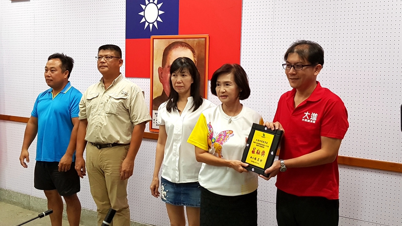 【記者趙奇濤／宜蘭報導】 宜蘭縣長年推展休閒農業，獲得行政院農業委員會公開表揚，宜蘭縣有七個區獲獎，林姿妙縣長今30日再頒發獎座鼓勵